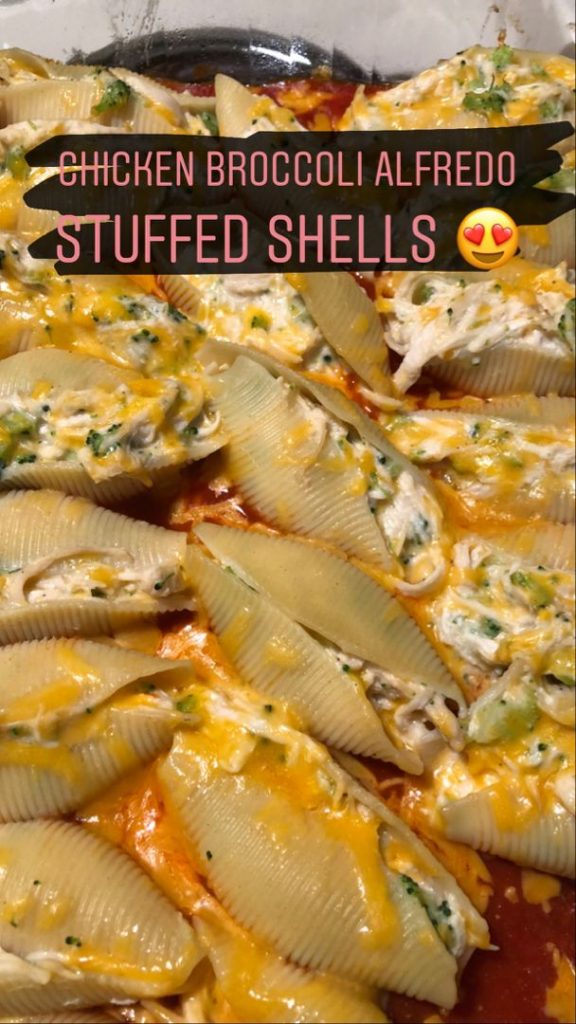 CHICKEN ALFREDO STUFFED SHELLS RECIPE - Just Cook Well